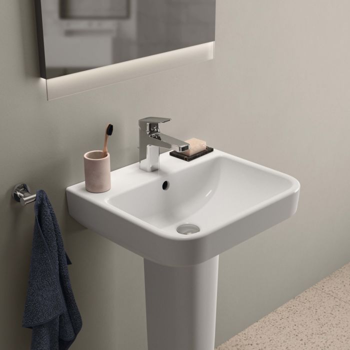Ideal Standard i.life B washbasin T460901 with tap hole, with overflow ...